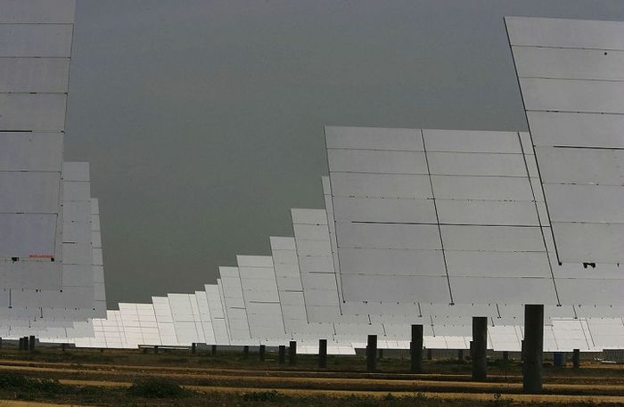 China Builds Largest Solar Farm Yet | Earth And The Environment